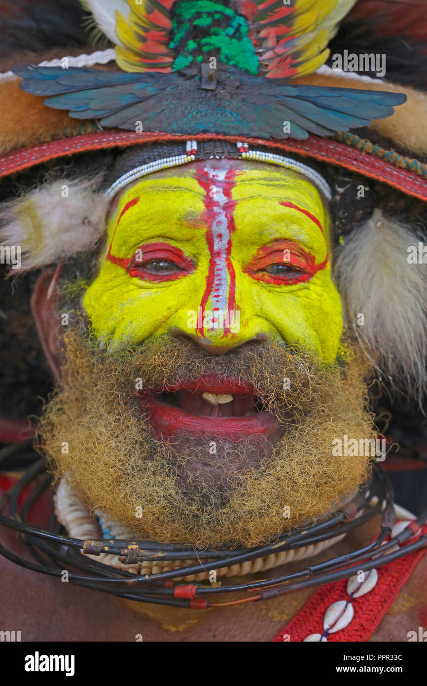 Papua new guinea face paint hi-res stock photography and images - Alamy