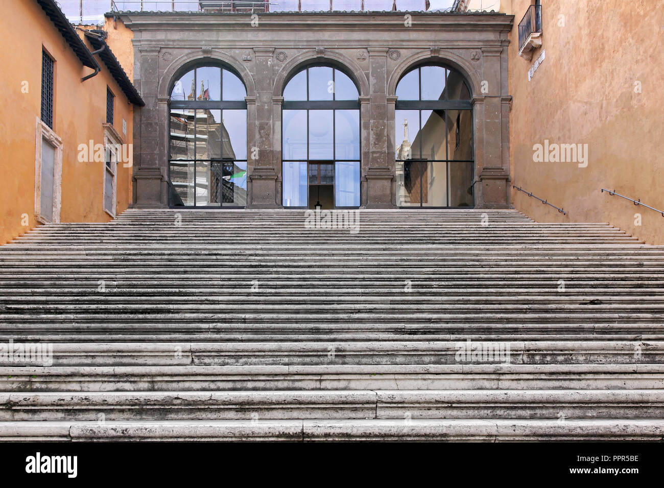 Ancient stairway hi-res stock photography and images - Alamy