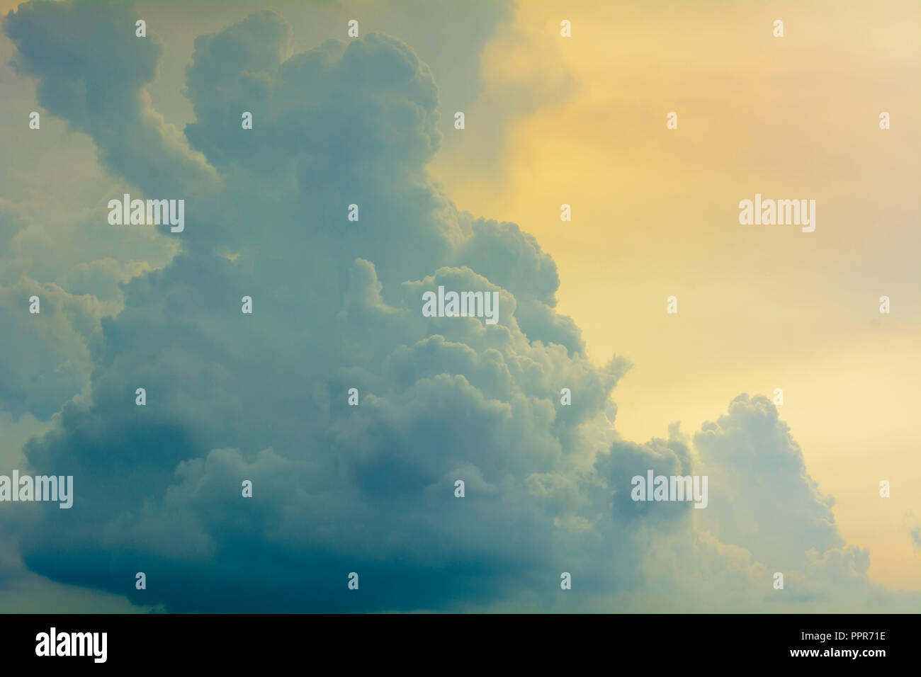 The sky's overcast its looks like it's going to rain Stock Photo - Alamy