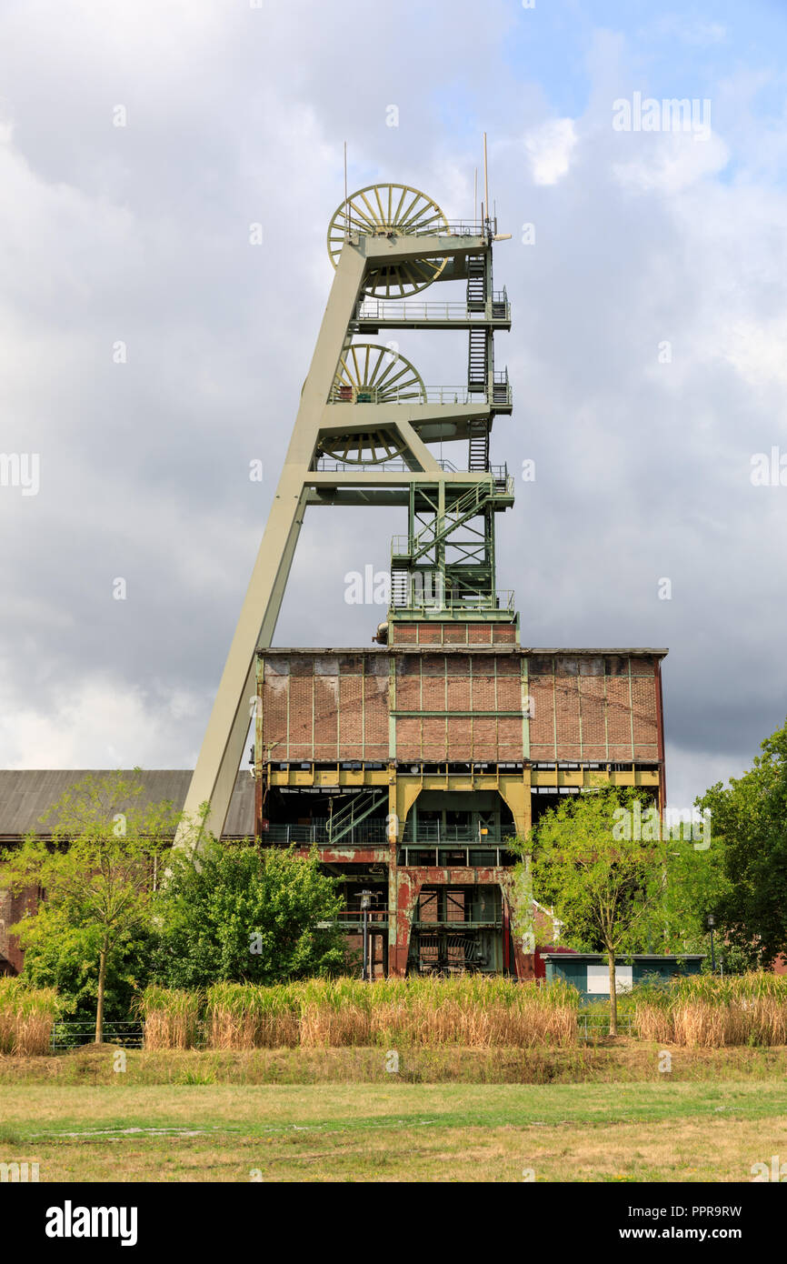 Zeche Ewald, industrial buildings and the former coal mine shaft tower ...