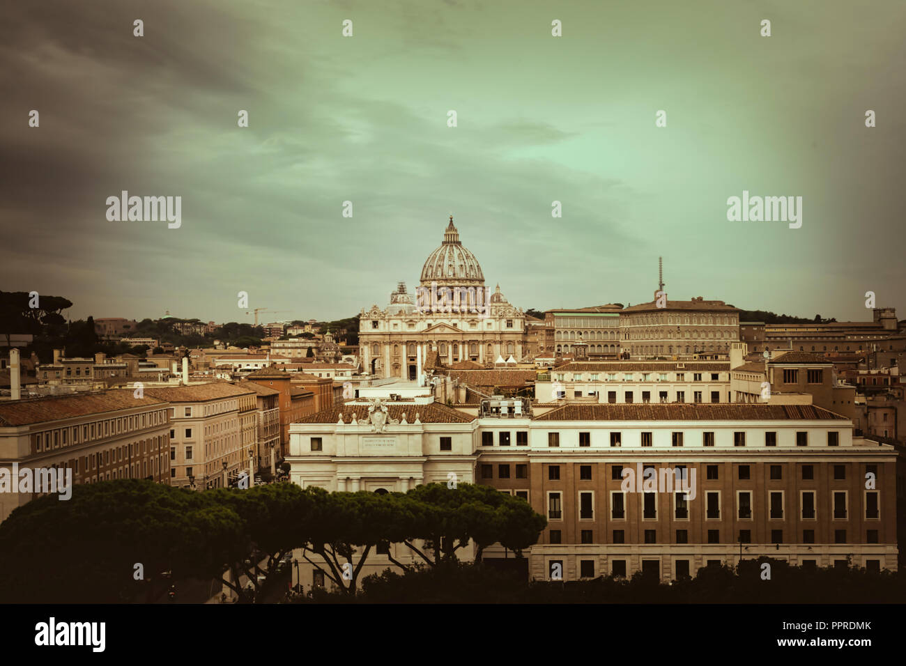 Vatican city aerial view basilica hi-res stock photography and images ...