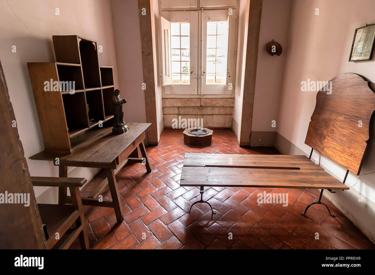 Franciscan nun monastery hi-res stock photography and images - Alamy