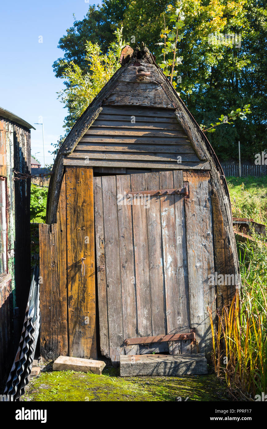 Old outside toilet hi-res stock photography and images - Alamy
