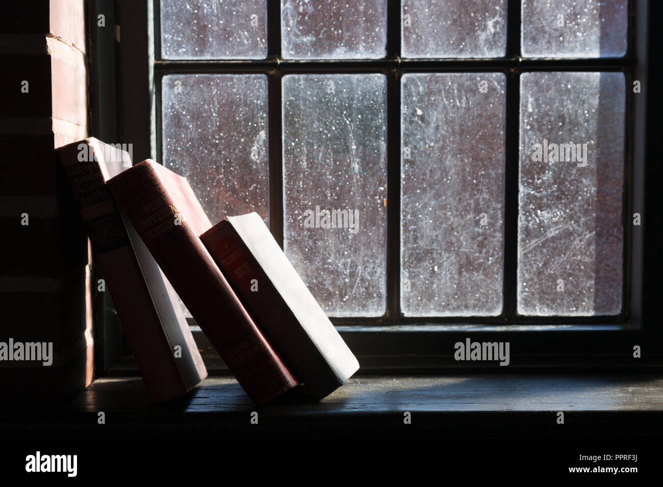 Old window sill hi-res stock photography and images - Alamy