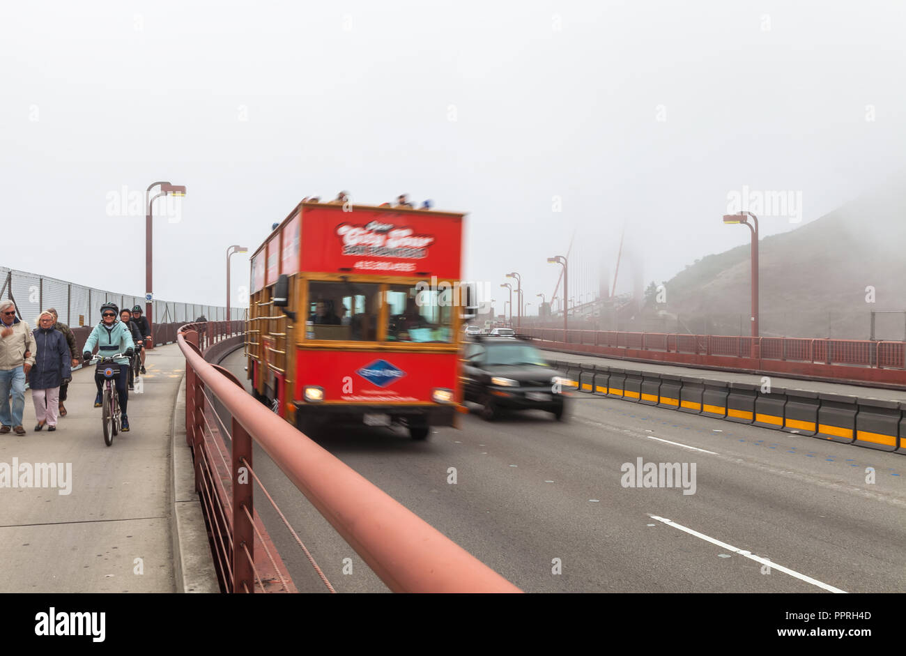 San francisco city bus tour hi-res stock photography and images - Alamy