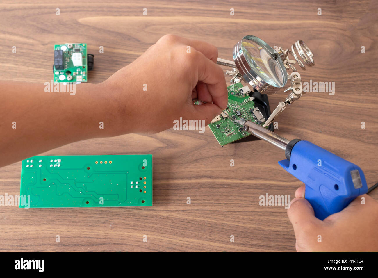 Semiconductor repair hi-res stock photography and images - Alamy