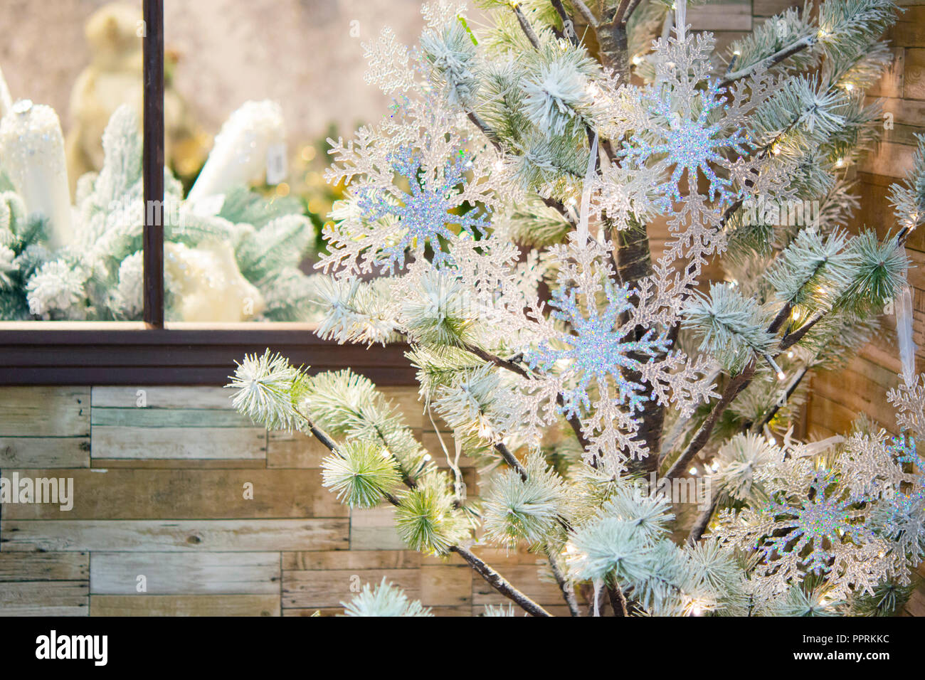 Decorative snowflakes hi-res stock photography and images - Alamy