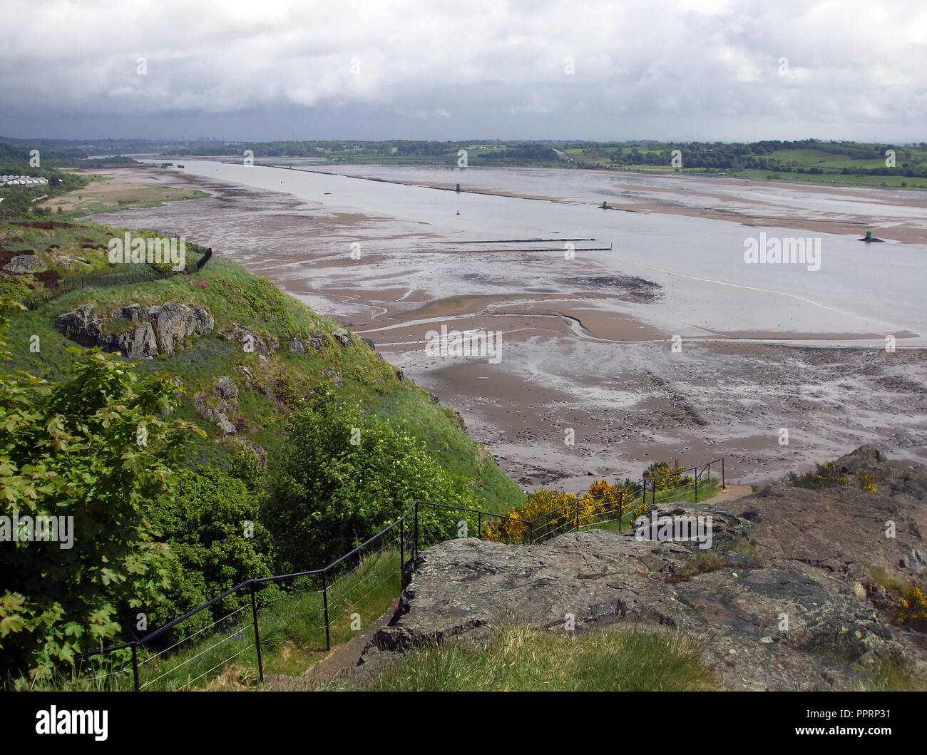 Dumbarton rock scotland hi-res stock photography and images - Alamy