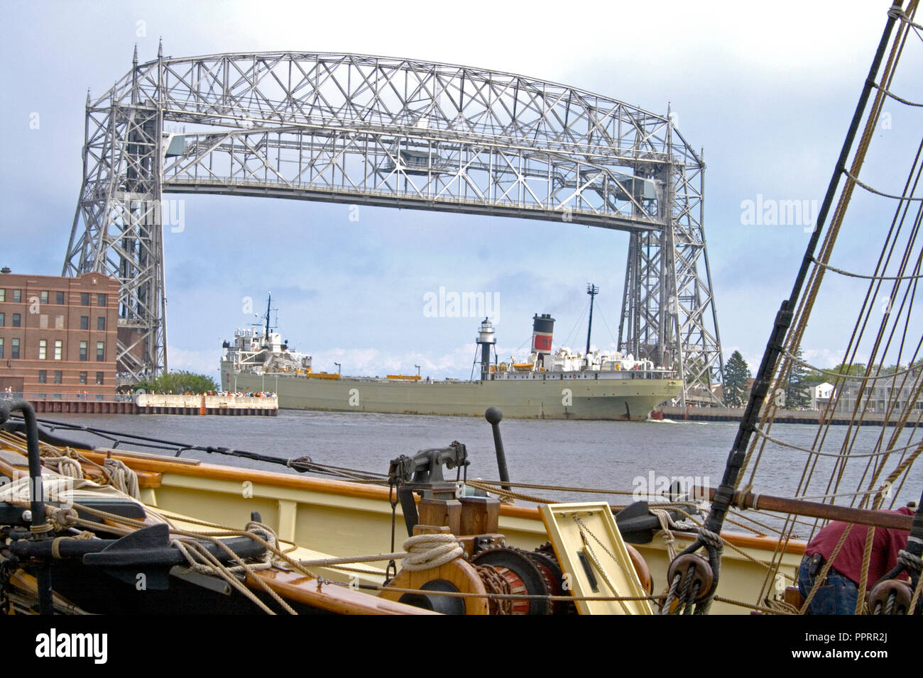 Aerial lift bridge duluth hi-res stock photography and images - Alamy