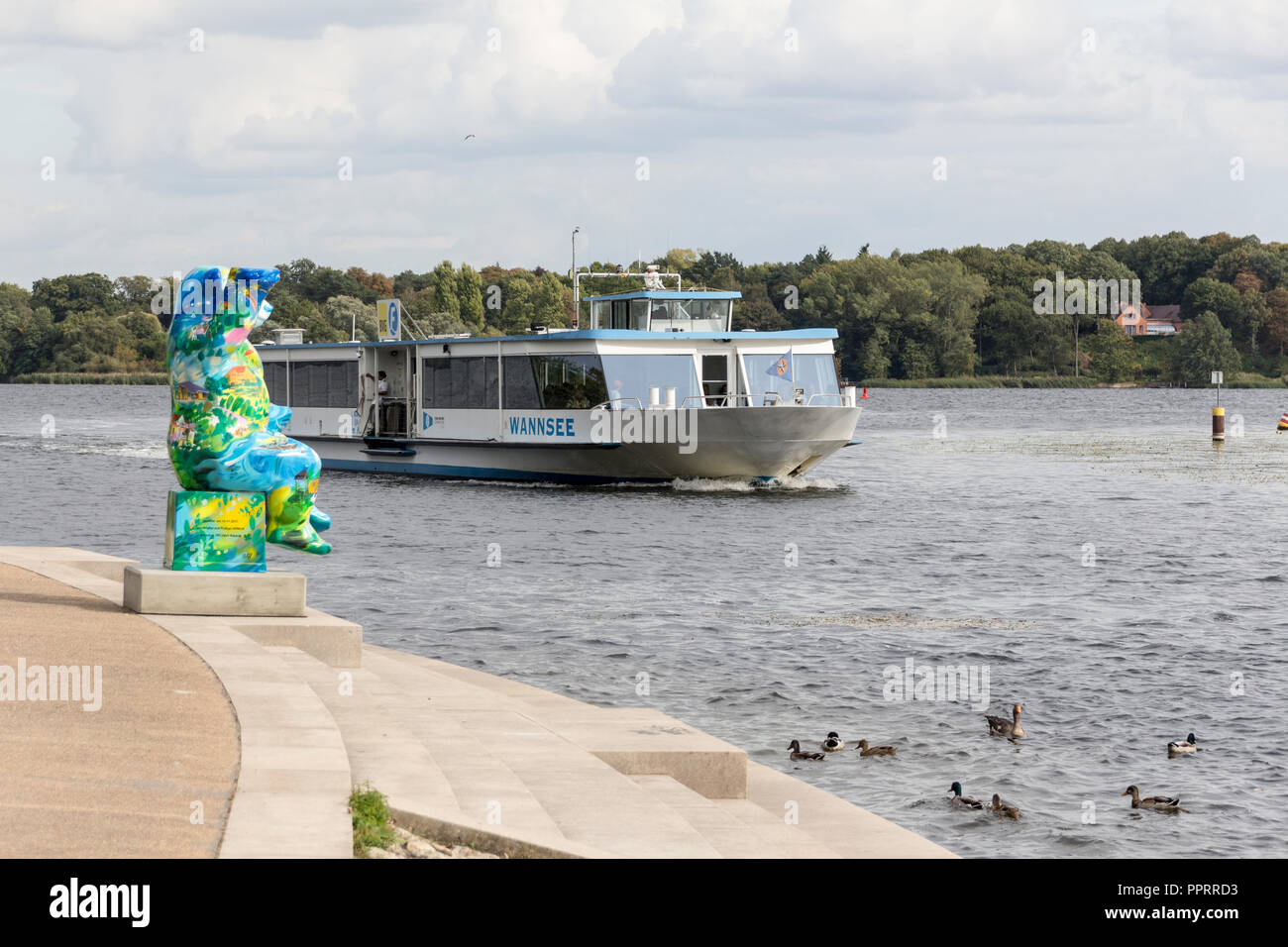 BVG Ferry Wansee arriving at Kladow Stock Photo - Alamy