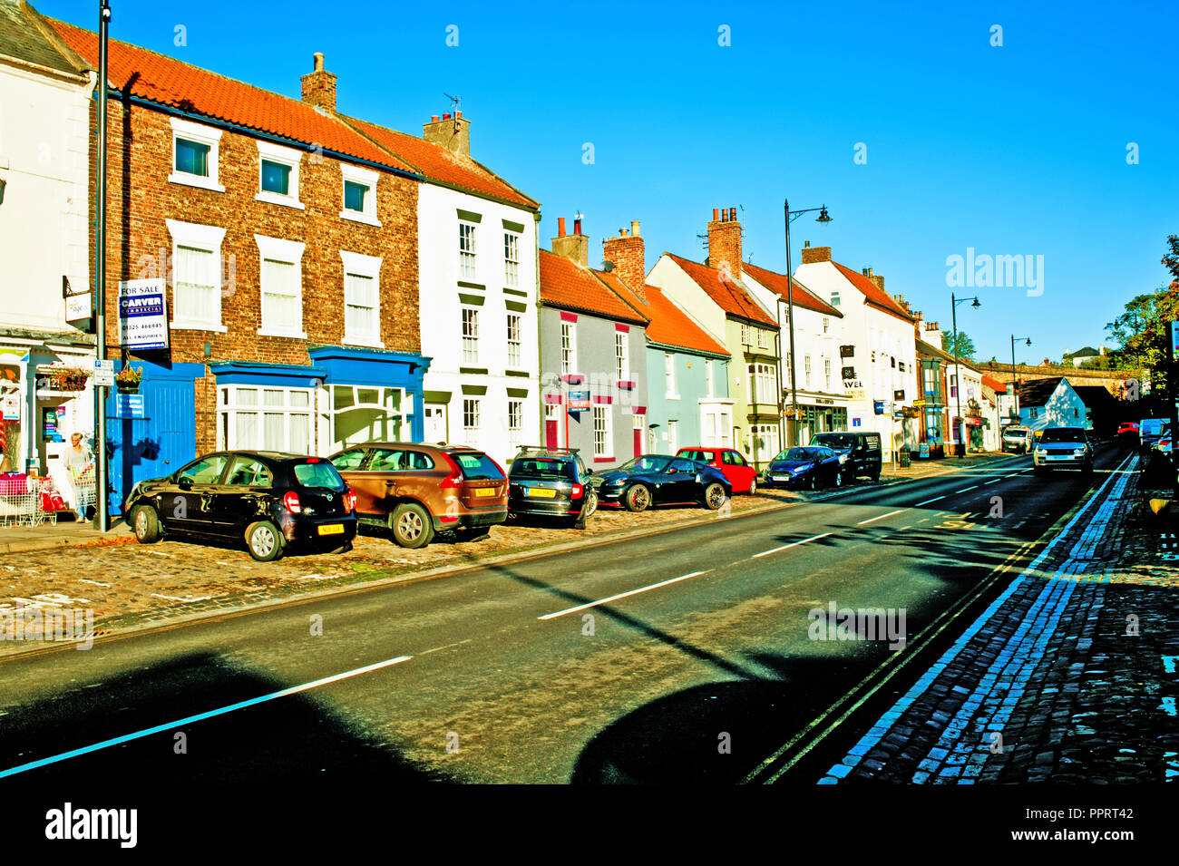 High street cafes hi-res stock photography and images - Alamy
