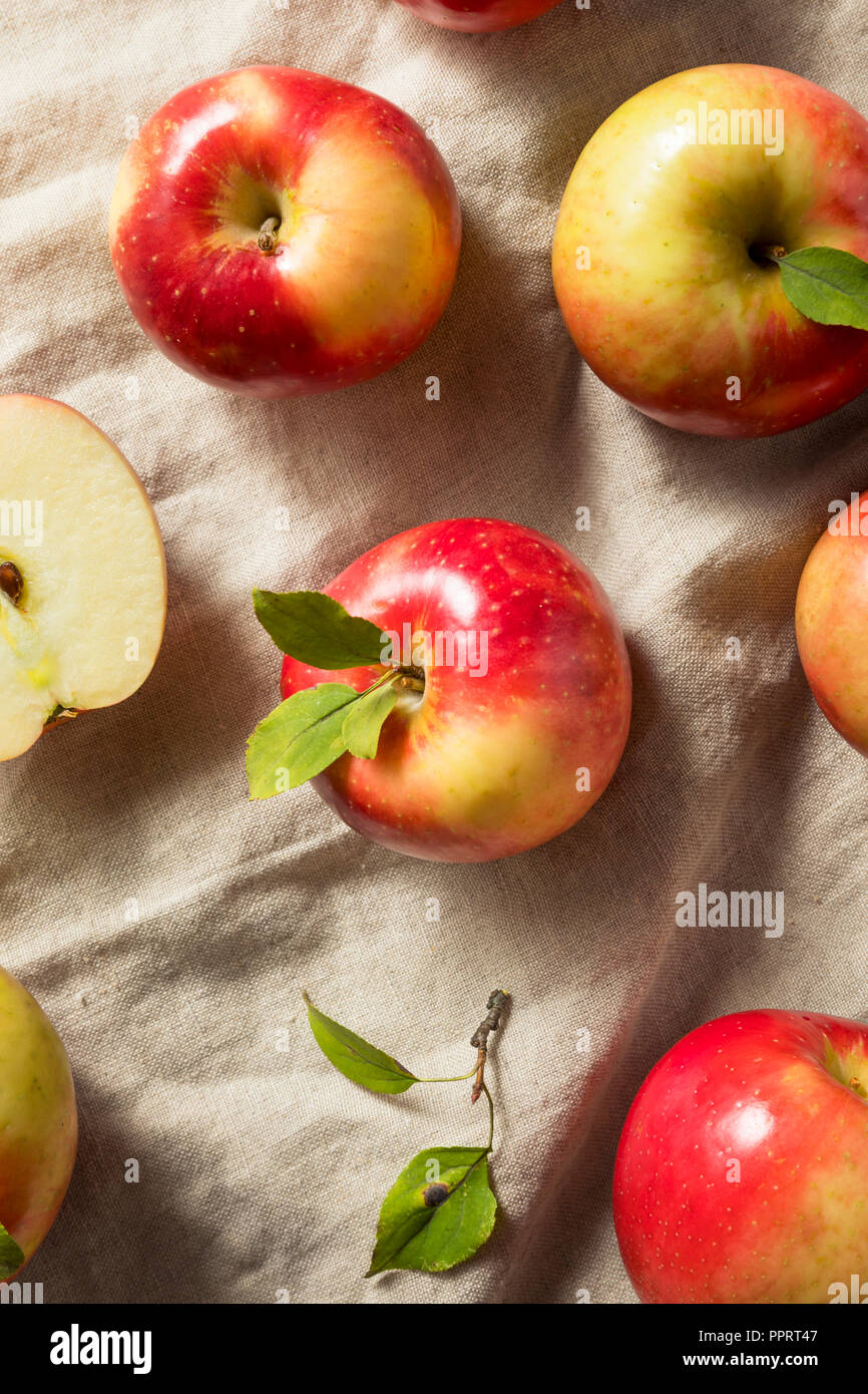 Apples organic hi-res stock photography and images - Alamy