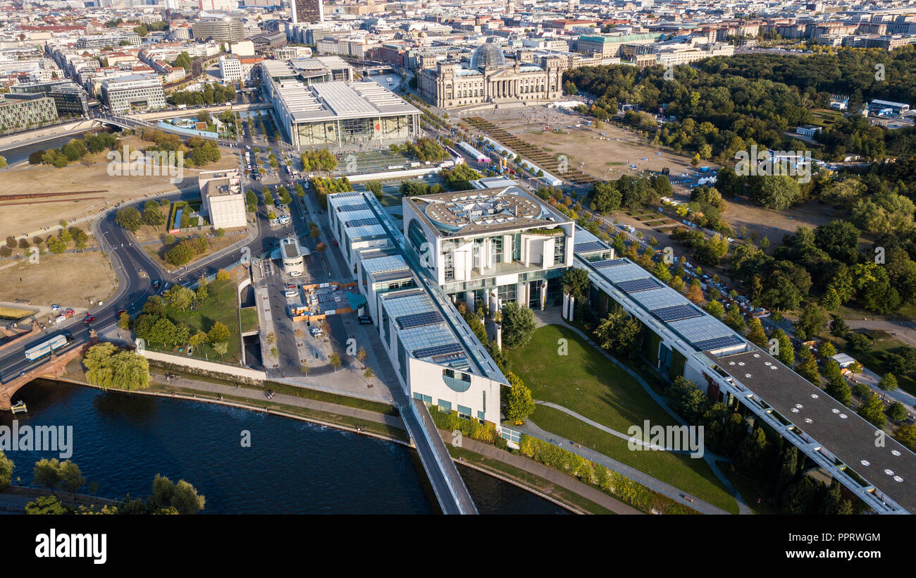 Bundeskanzleramt aerial hi-res stock photography and images - Alamy