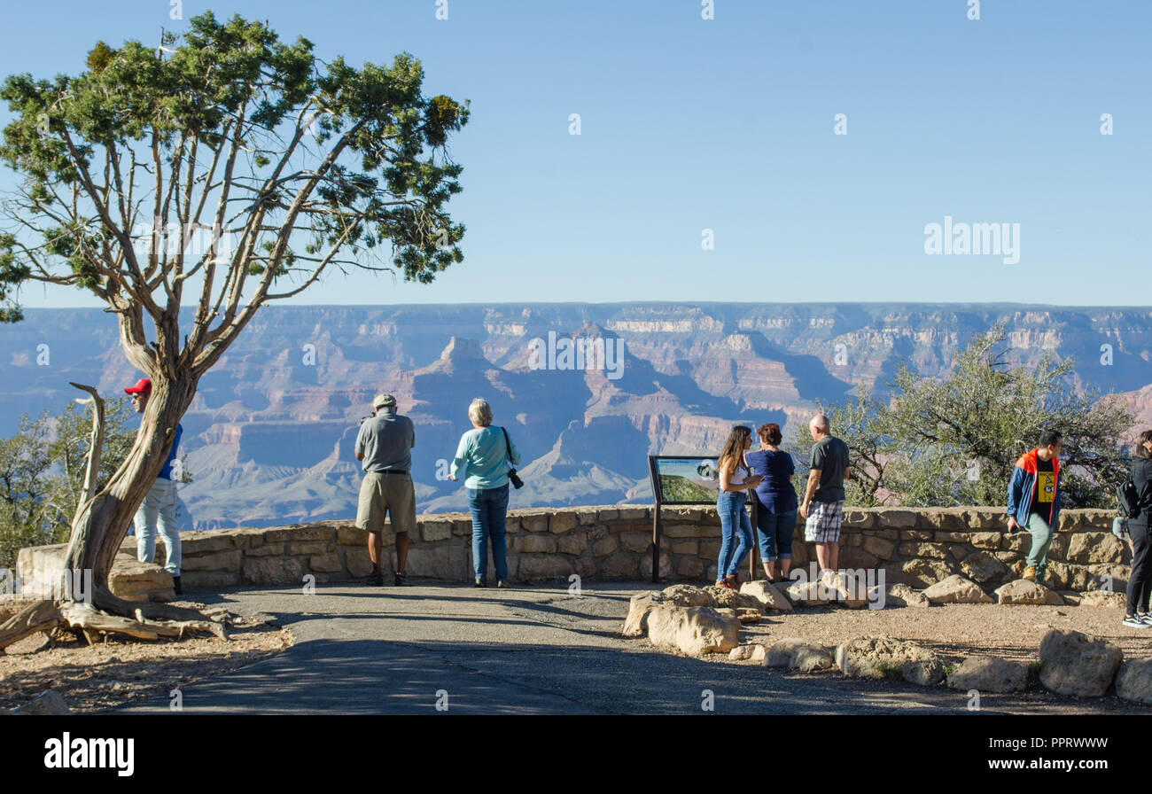 Visitors at the south rim, Grand Canyon National Park Stock Photo - Alamy