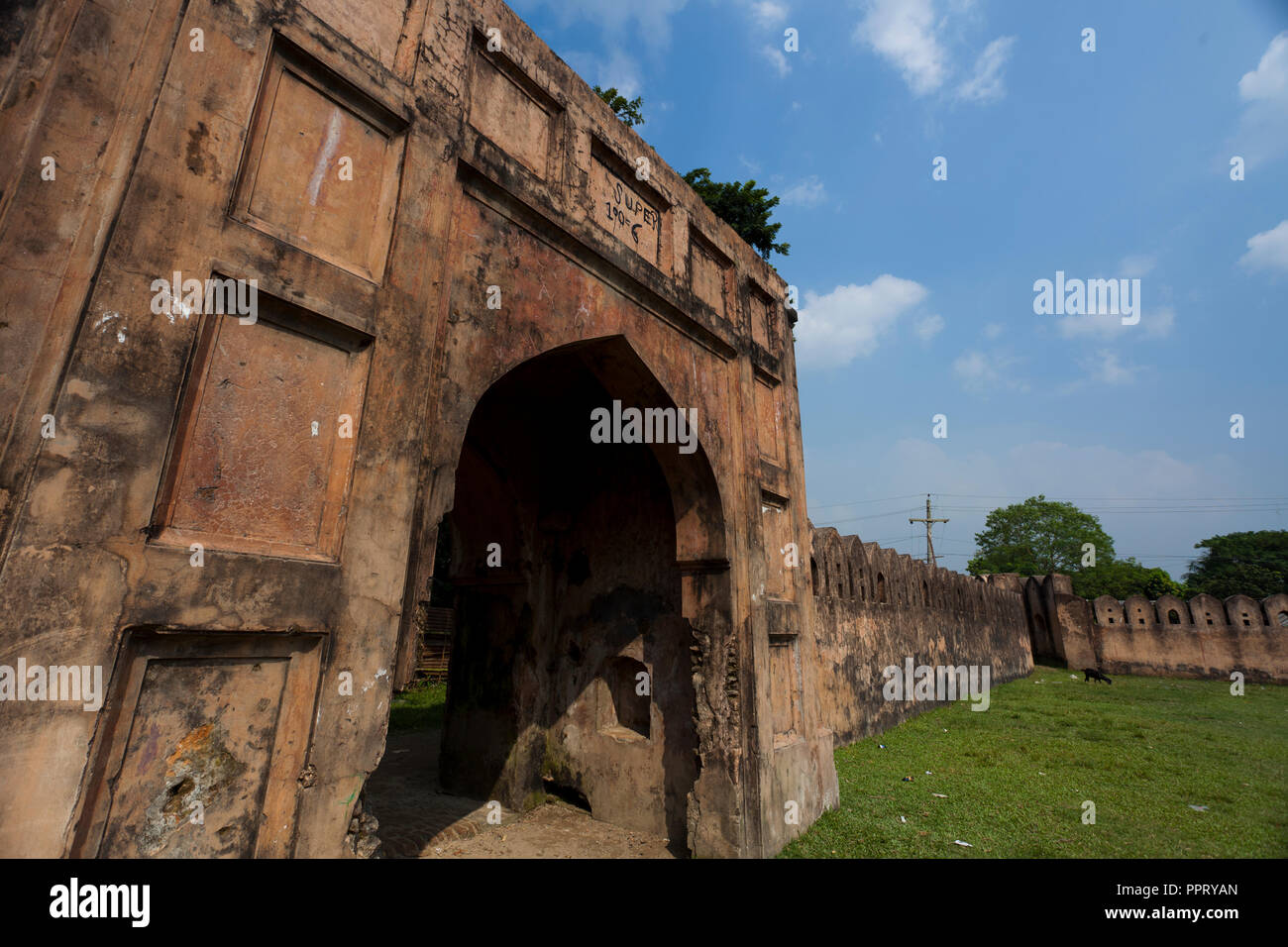 Bangladeshi iconic structure hi-res stock photography and images - Alamy