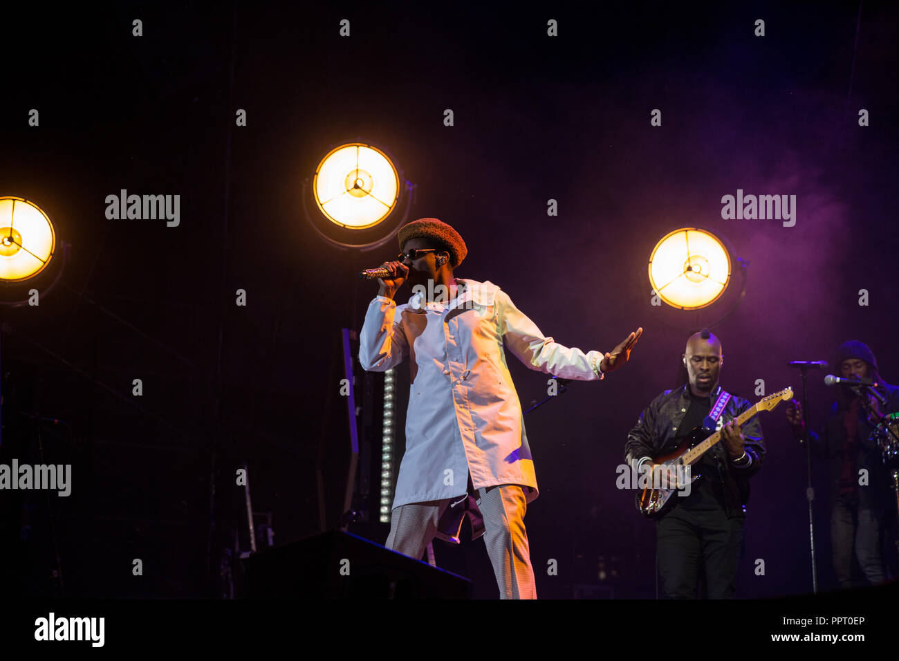 Toronto, CANADA. 27th Sep, 2018. Singer Leon Bridges performs in ...