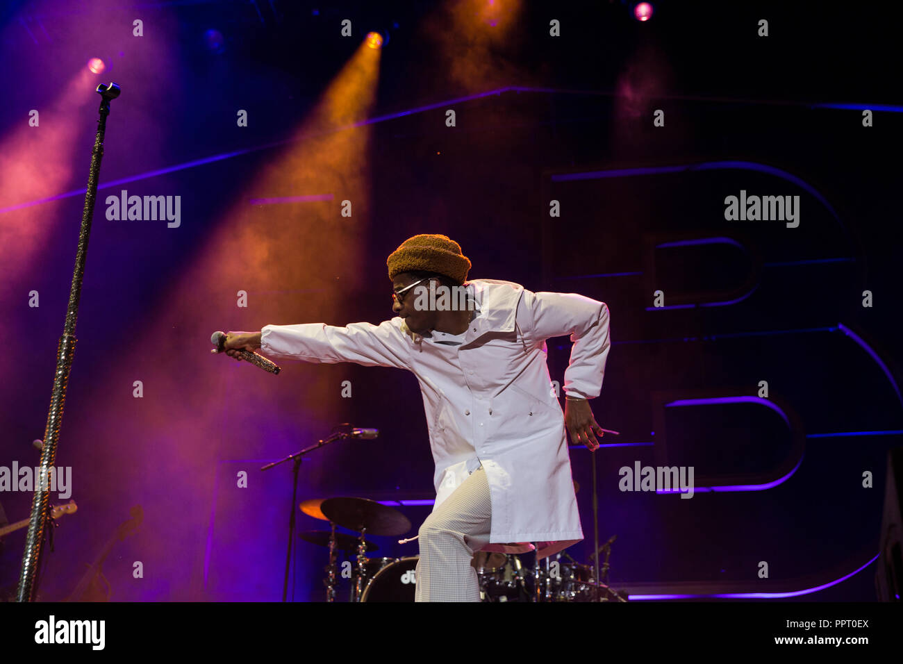 Toronto, CANADA. 27th Sep, 2018. Singer Leon Bridges performs in ...
