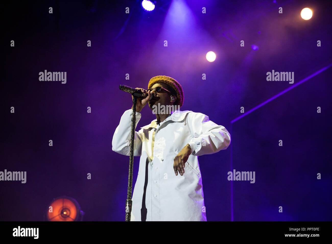 Toronto, CANADA. 27th Sep, 2018. Singer Leon Bridges performs in ...