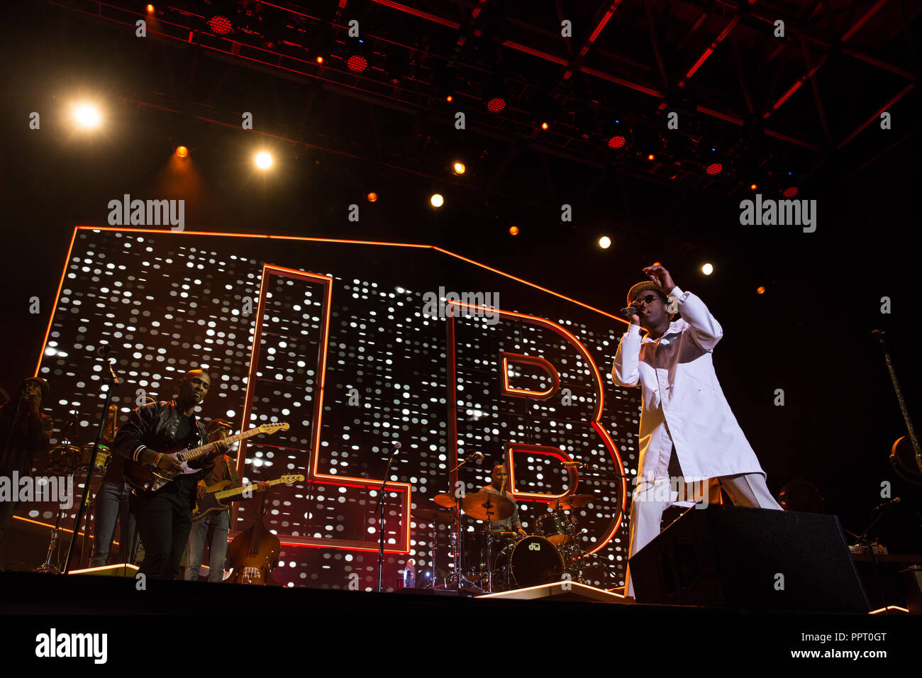 Toronto, CANADA. 27th Sep, 2018. Singer Leon Bridges performs in ...