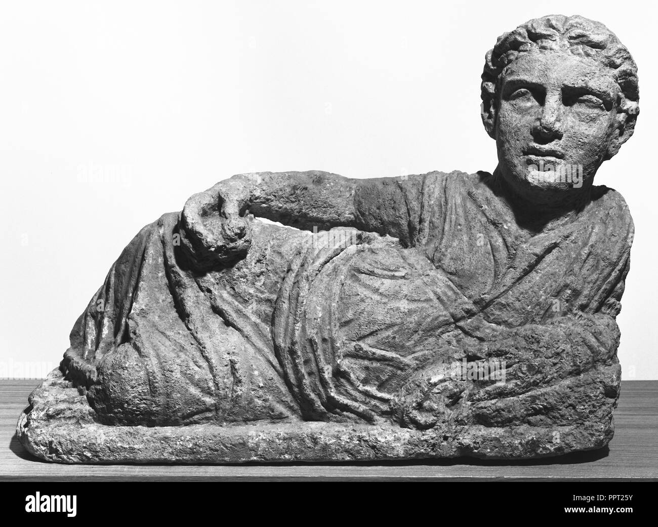 Reclining figure Black and White Stock Photos & Images - Alamy