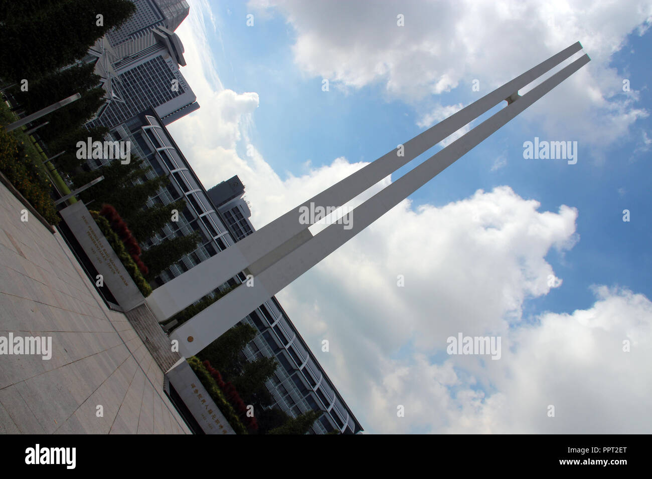 The Civilian War Memorial in Singapore Stock Photo - Alamy