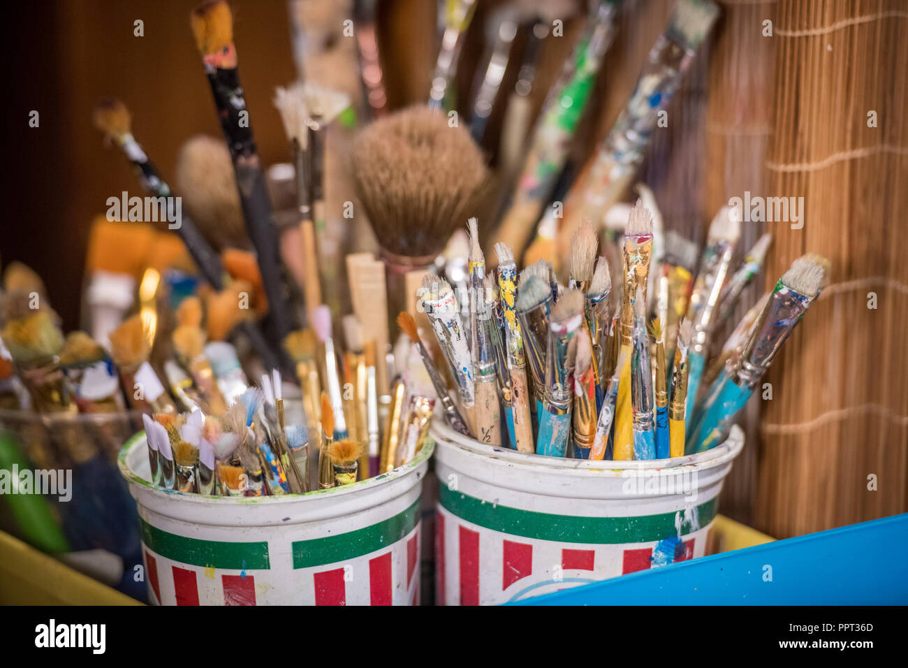 Plastic tubs hi-res stock photography and images - Alamy