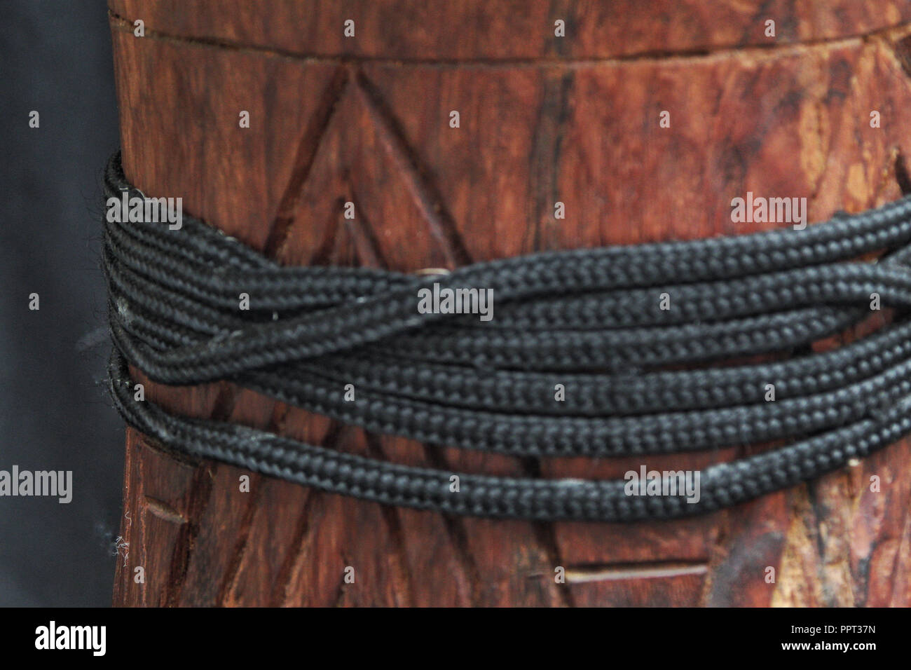 African wooden drums hi-res stock photography and images - Alamy