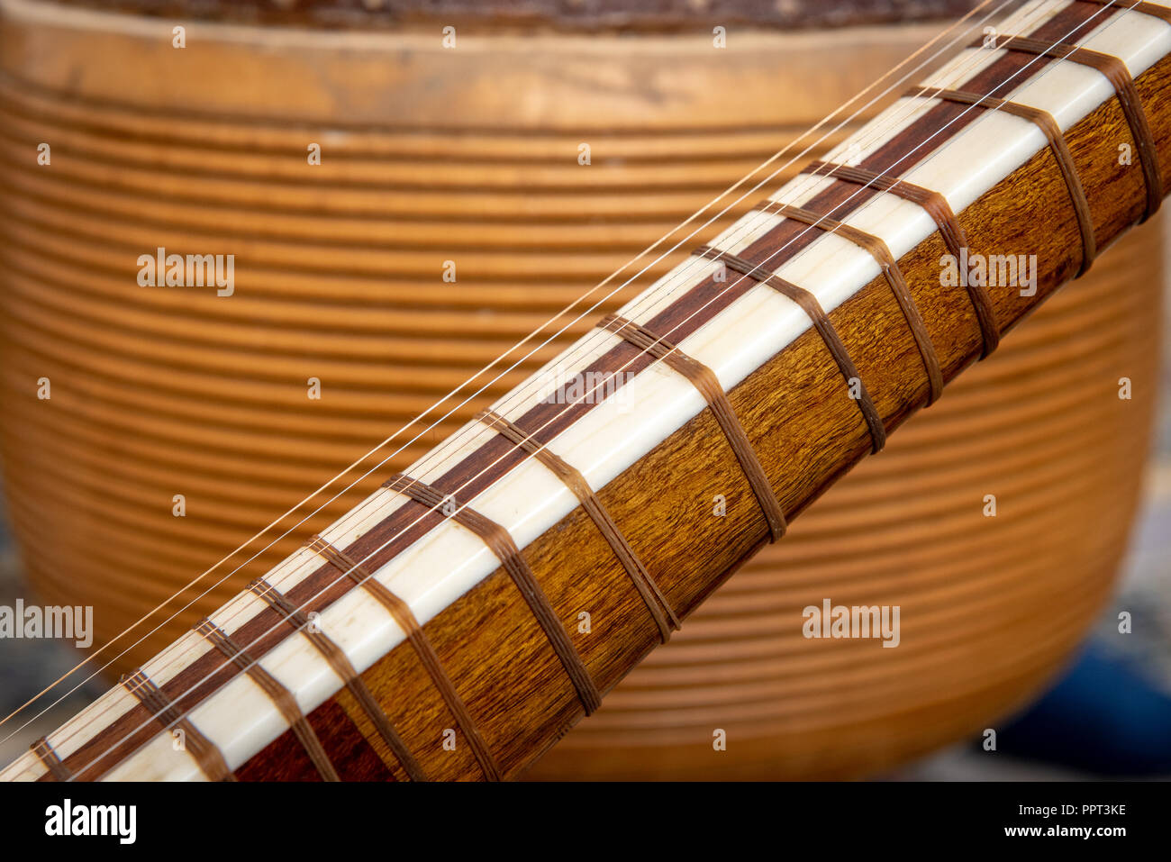 Tar music hi-res stock photography and images - Alamy