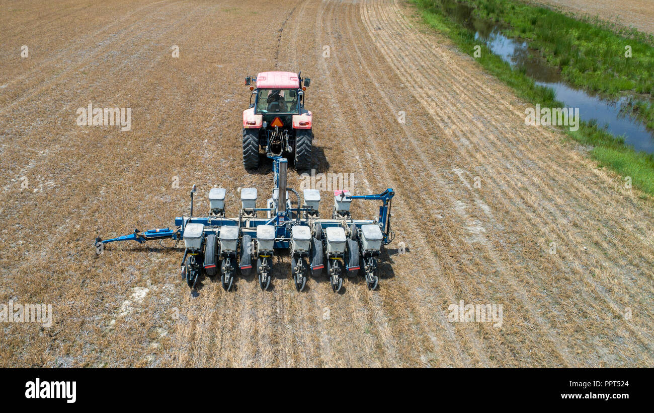 No till corn planting on a farm near Newburg, Maryland Stock Photo - Alamy