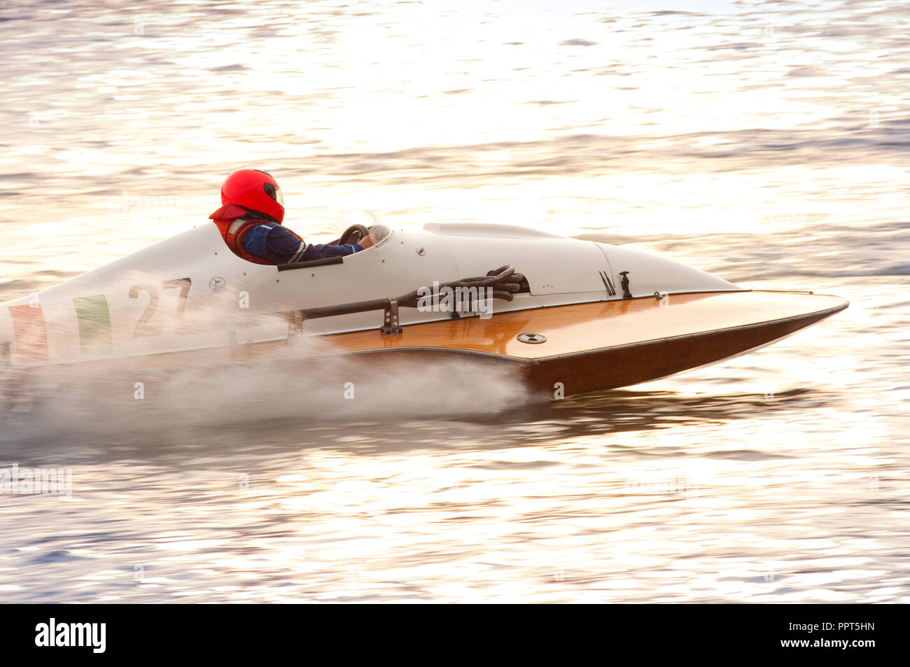 Vintage power boat racing hi-res stock photography and images - Alamy