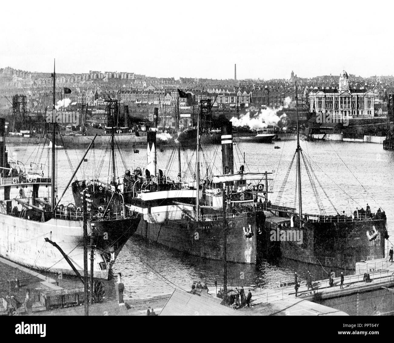 Early 1900s ships hi-res stock photography and images - Alamy