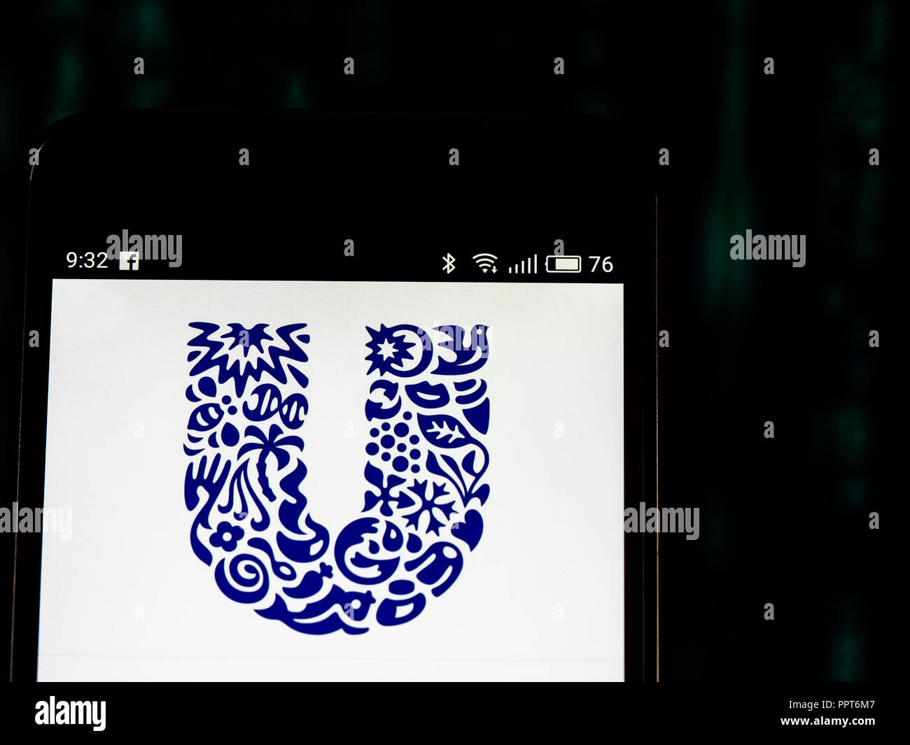 Unilever logo hi-res stock photography and images - Alamy