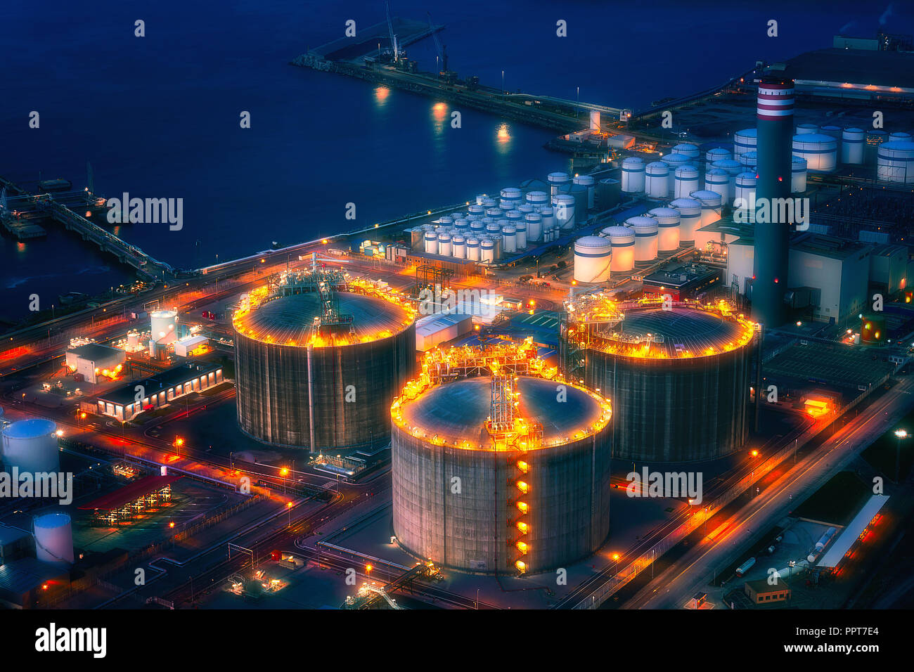 Oil storage tanks smokestack hi-res stock photography and images - Alamy