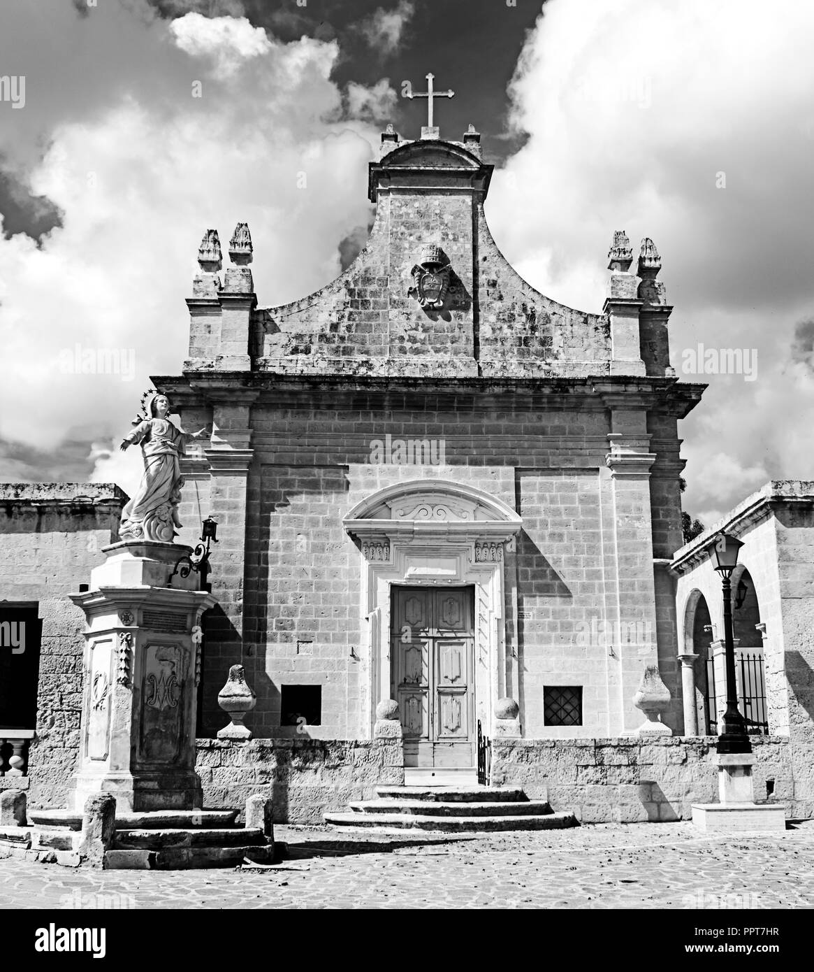 Small Chapel in Malta in black and white Stock Photo - Alamy
