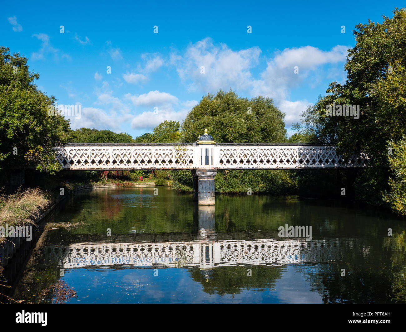 Gasworks Bridge, River Thames, Oxford, Oxfordshire, England, UK, GB ...