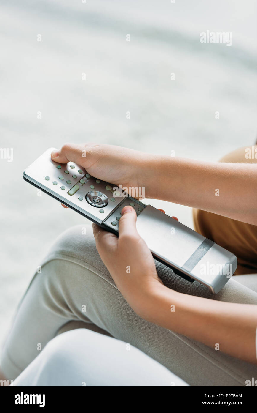 Child press button hi-res stock photography and images - Alamy