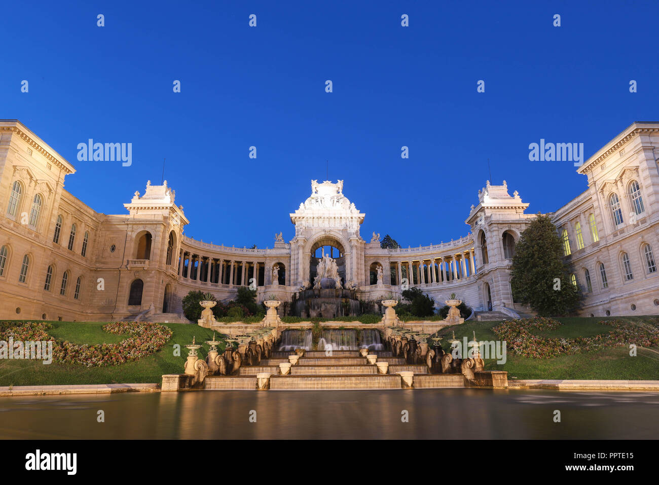 Longchamp palace in Marseille in the evening Stock Photo - Alamy