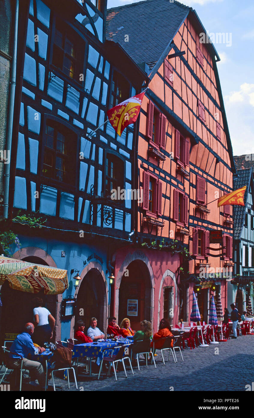 Half timber buildings hi-res stock photography and images - Alamy