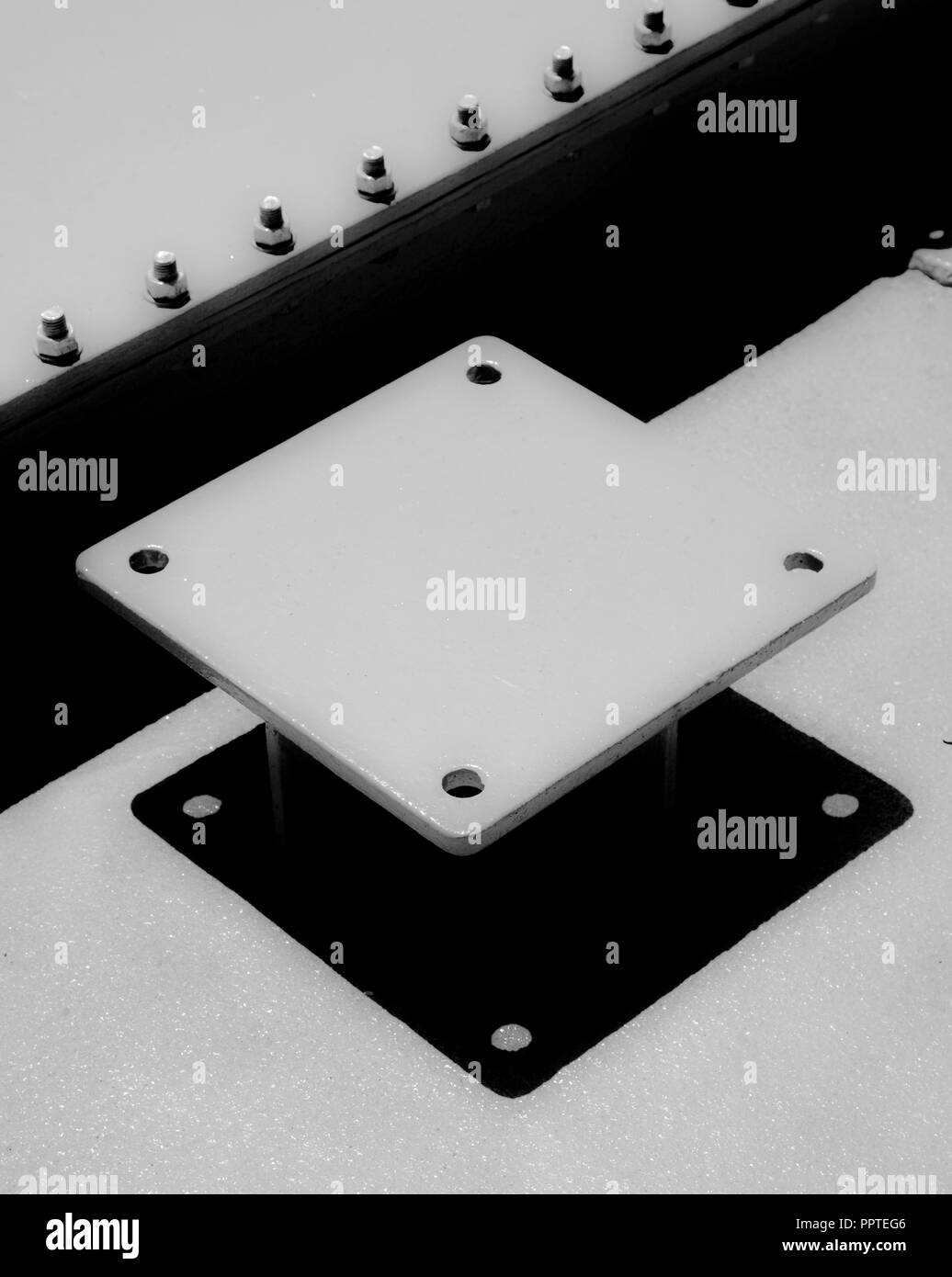 Welded base plate hi-res stock photography and images - Alamy