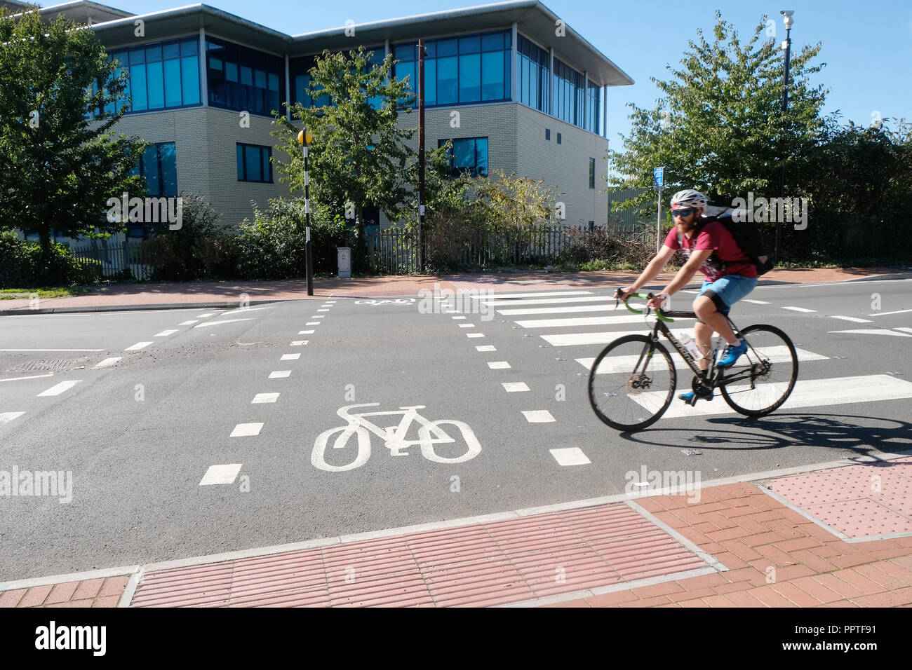 Highway crossing hi-res stock photography and images - Alamy