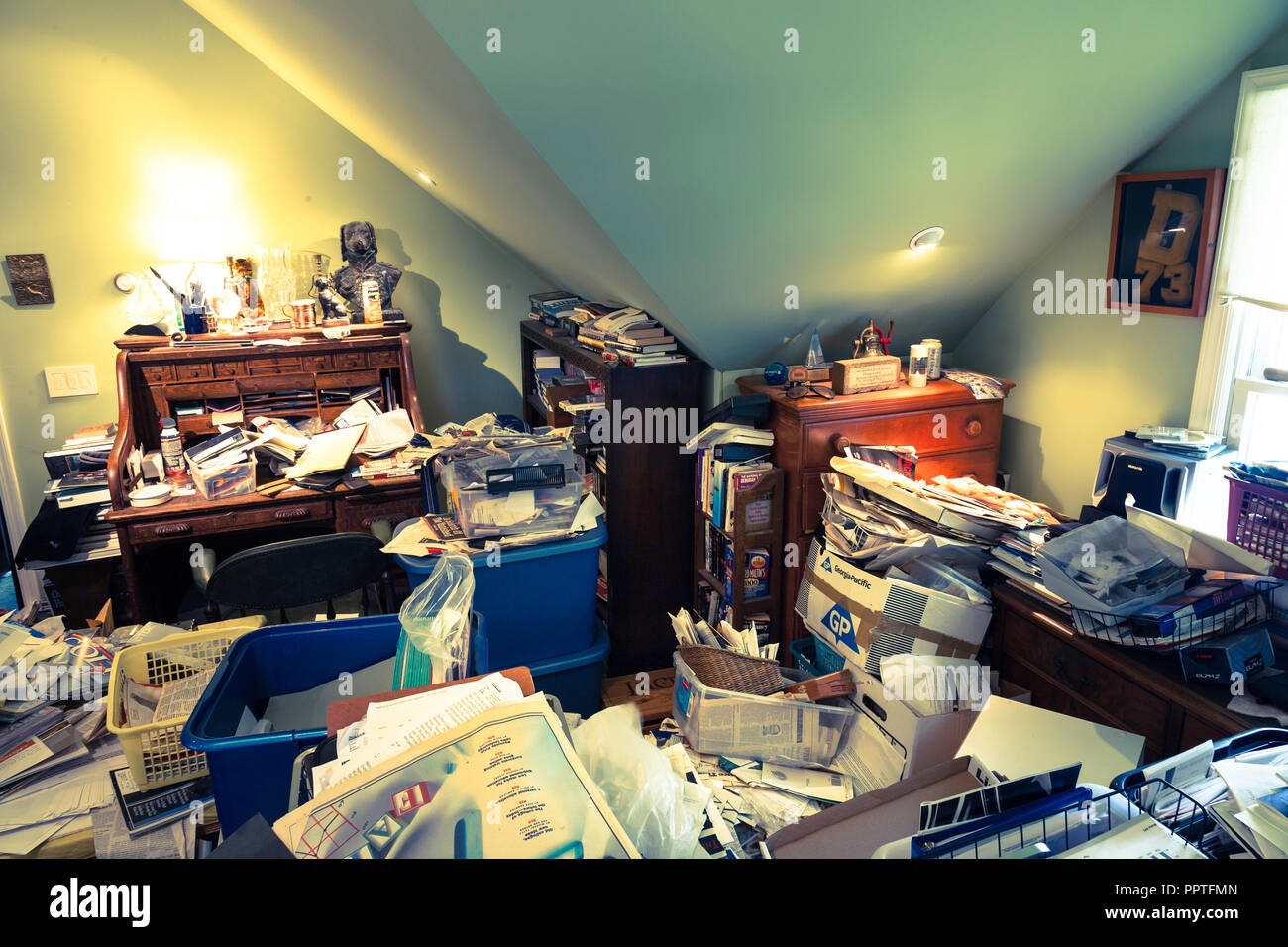 Hoarder house hi-res stock photography and images - Alamy