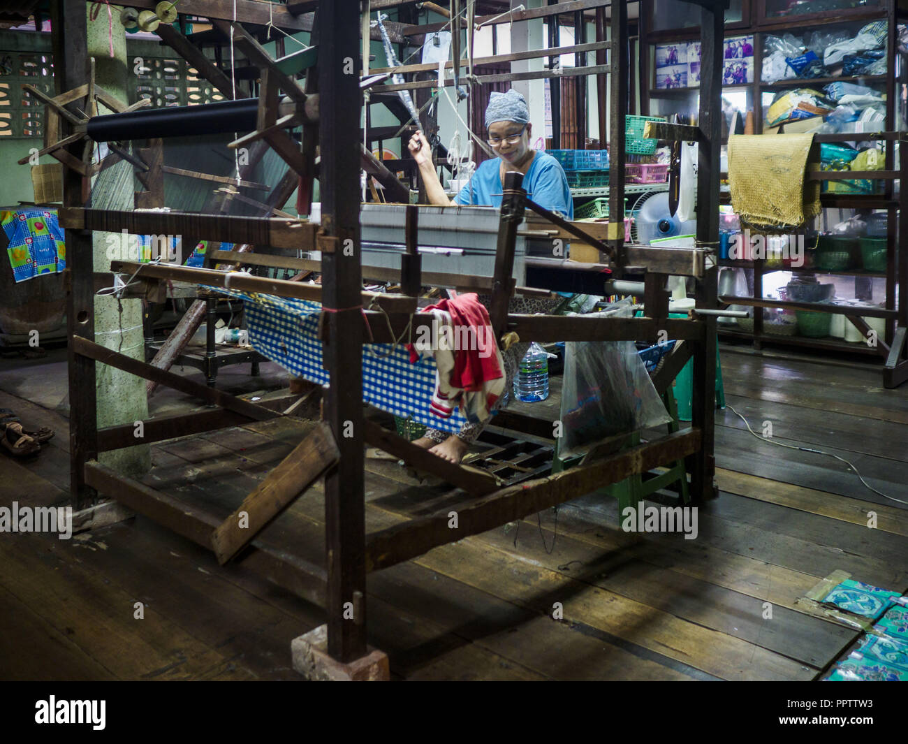 Bangkok, Bangkok, Thailand. 27th Sep, 2018. A worker using a foot ...