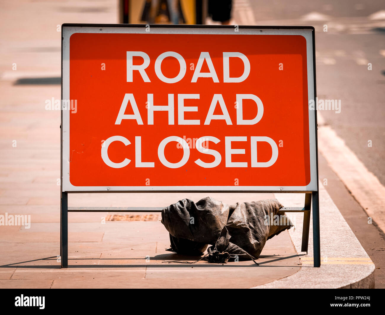 Road Closed Sign on London street Stock Photo - Alamy