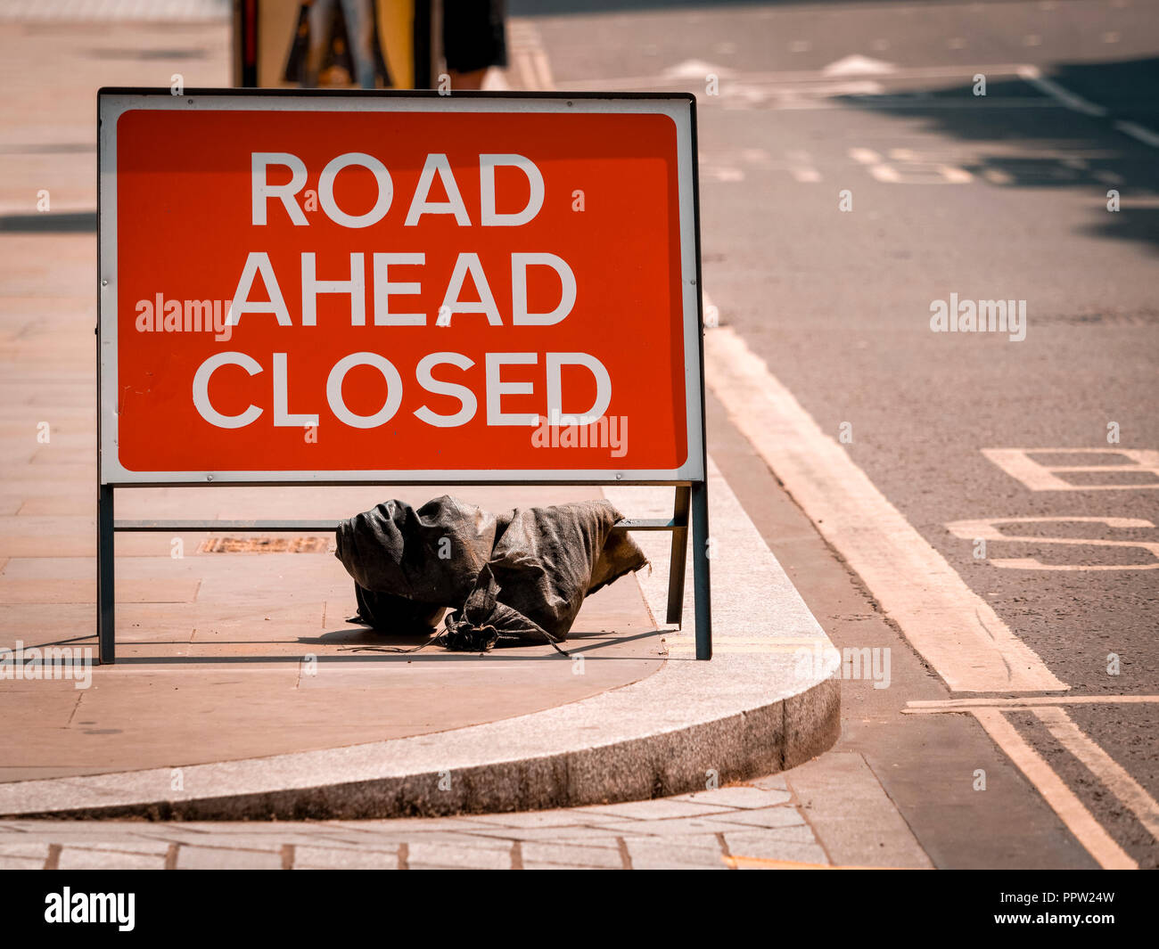 Road Closed Sign on London street Stock Photo - Alamy