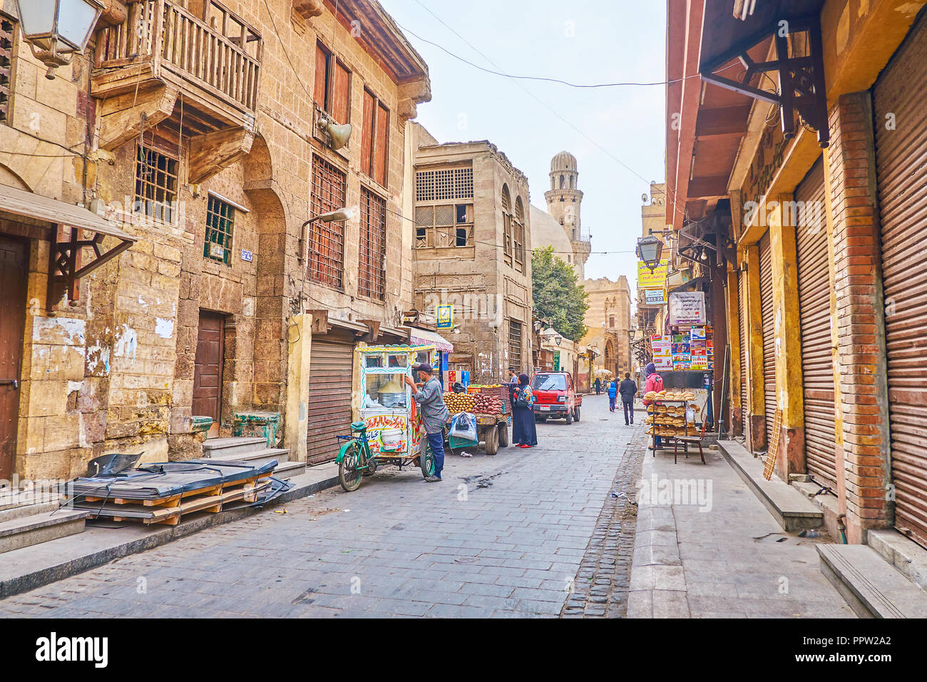 CAIRO, EGYPT - DECEMBER 23, 2017: The small street food stalls in ...