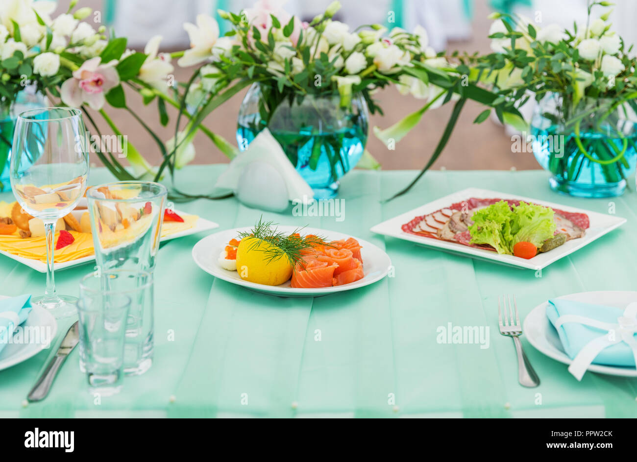 Table of snacks hi-res stock photography and images - Alamy