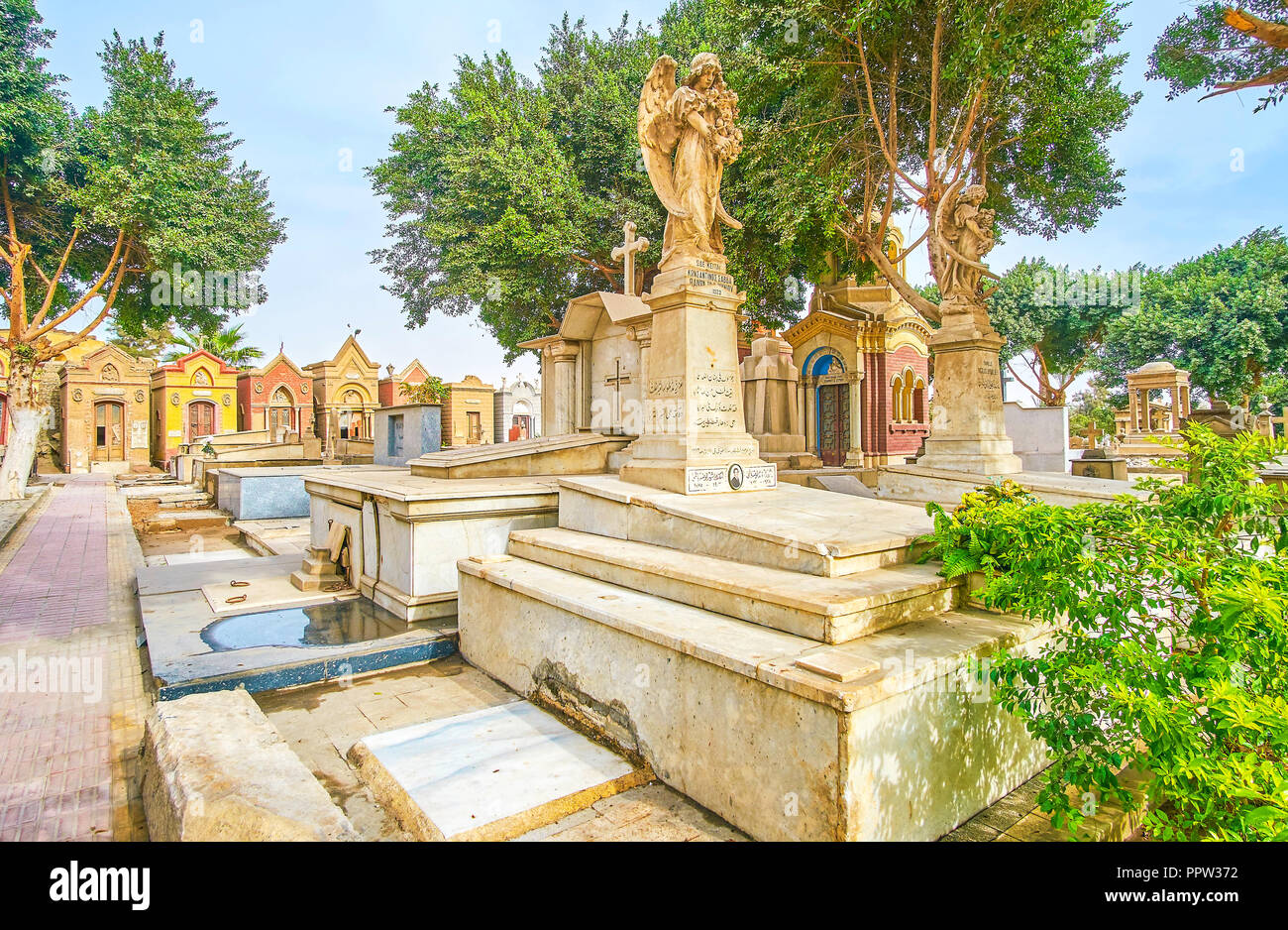 Cairo cemetery hi-res stock photography and images - Alamy