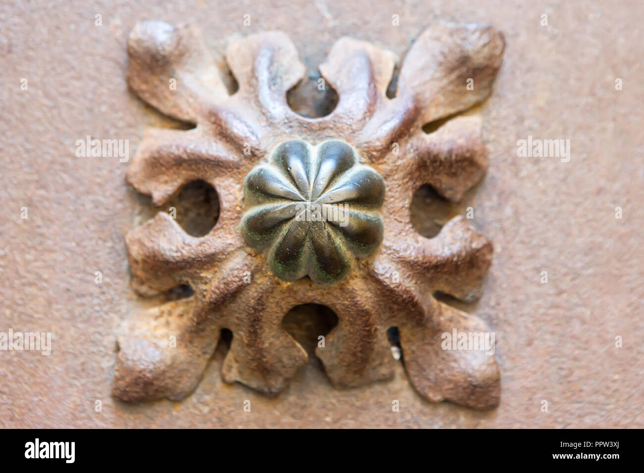 Old metal piece hi-res stock photography and images - Alamy