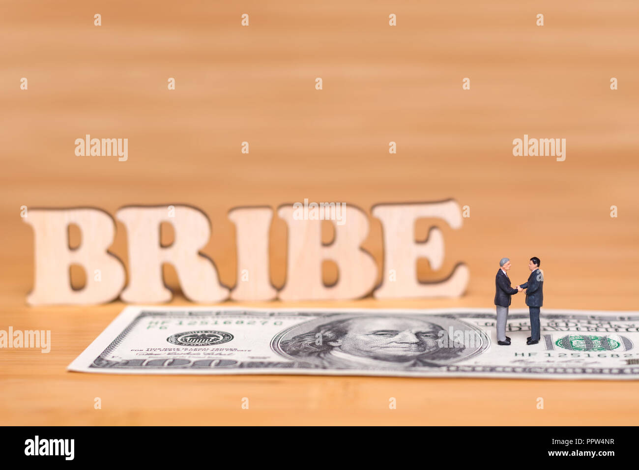 100 dollar bill standing hi-res stock photography and images - Alamy