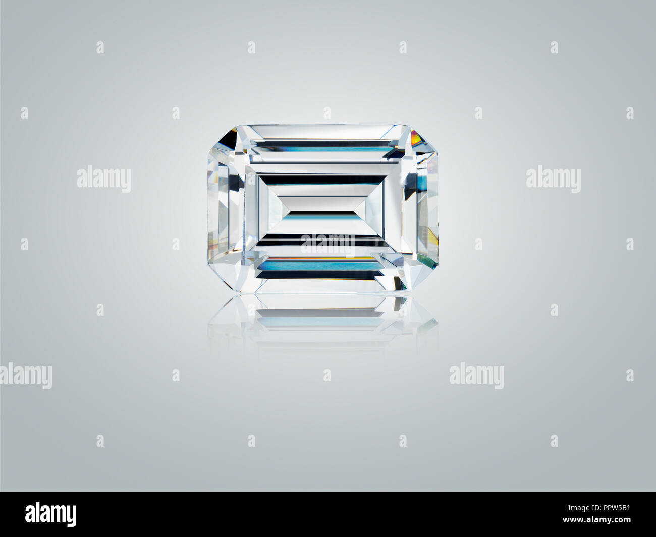 Emerald jewel gem hi-res stock photography and images - Alamy